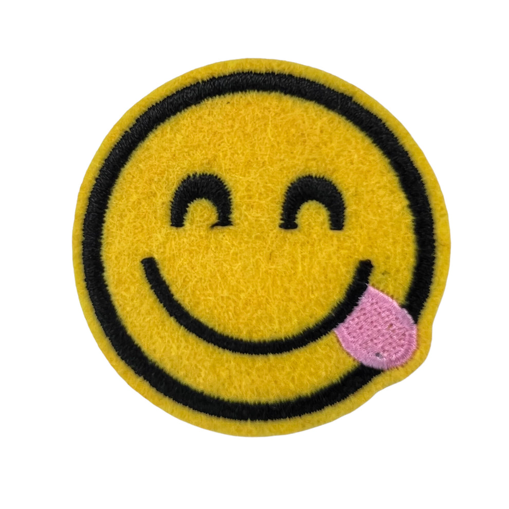 Gele Emoji Met Tong Uit De Mond Patch – fasolab2b.nl